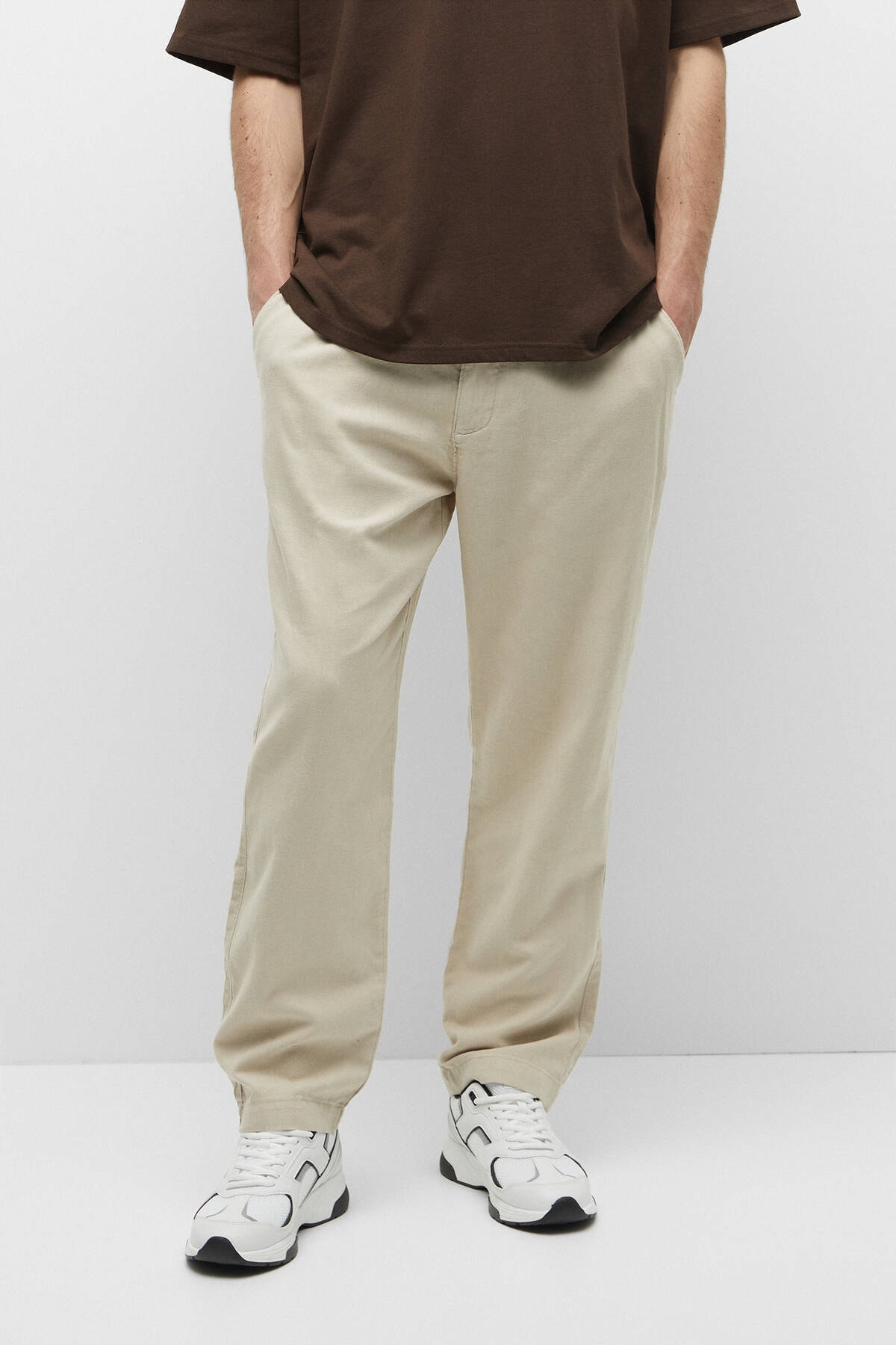 Men s Basic Chino Pants with Linen Blend 04678510 بنطلون شينو بسيط